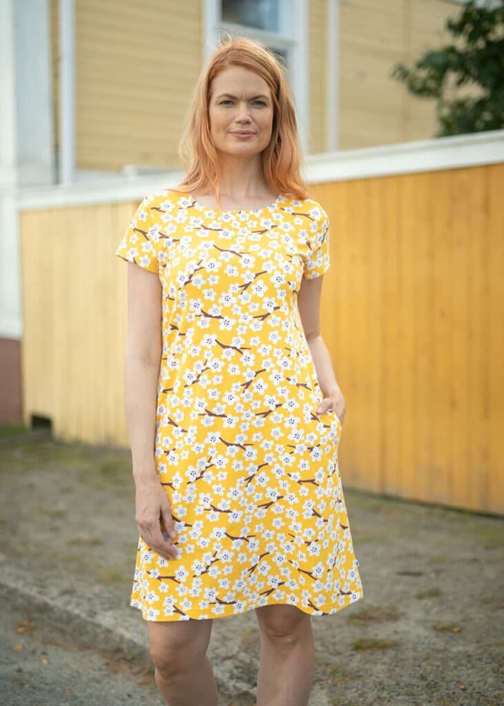 PaaPii Design Sointu mekko Kirsikankukka aurinko